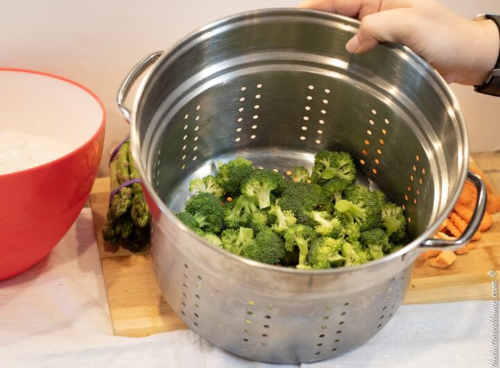 How to Blanch Vegetables to Freeze - The Buttered Home