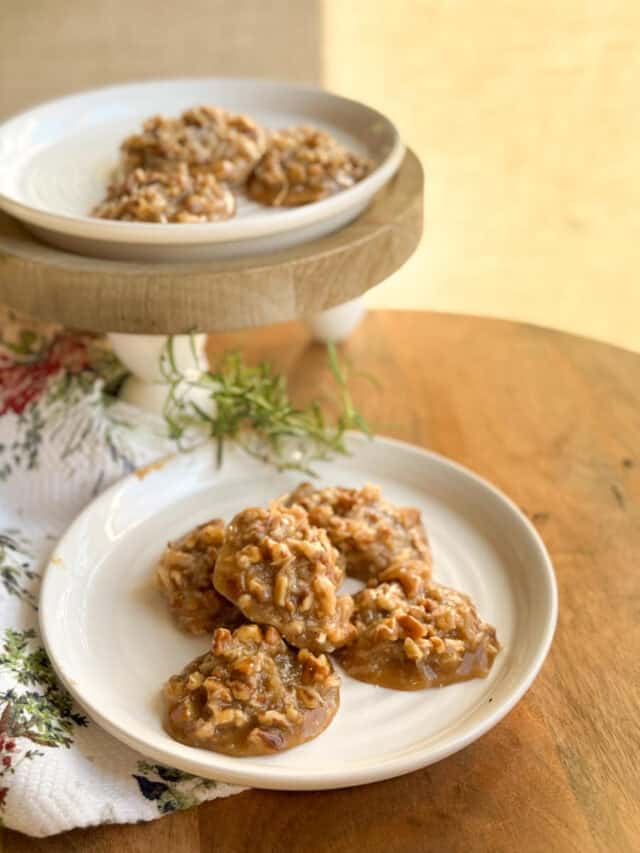 No Bake Drop Praline Pecan Cookies - The Buttered Home